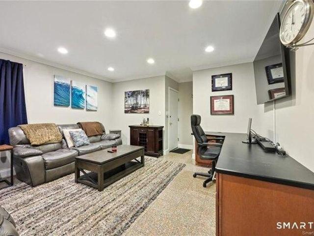 condo with 1 bedroom, Stamford CT DLS102254953