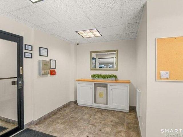 condo with 1 bedroom, Stamford CT ES104190038