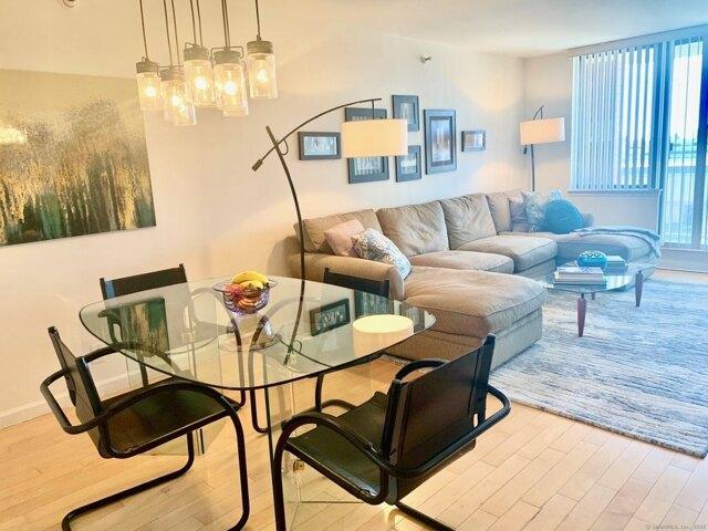 condo with 1 bedroom, Stamford CT ES104374681