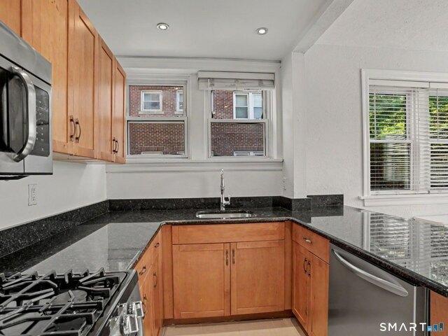 condo with 1 bedroom, Stamford CT ES104539962