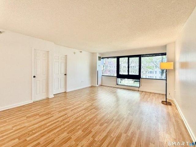 condo with 1 bedroom, Stamford CT ES105203041