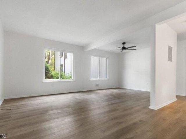 condo with 1 bedroom, Stanhope NJ ES103623185