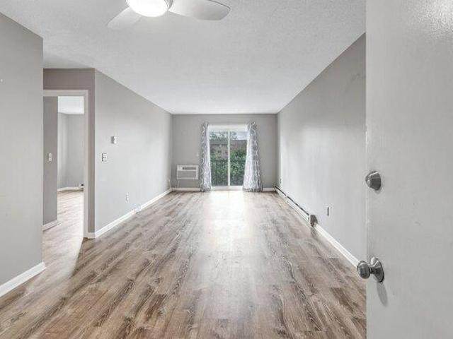 condo with 1 bedroom, Stratford CT ES102826191
