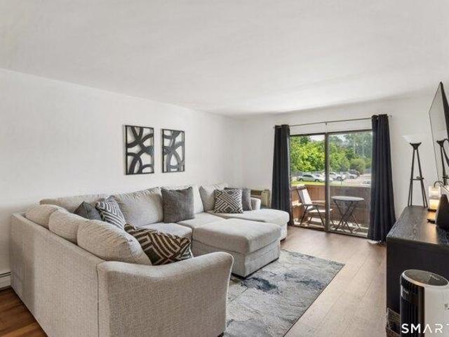 condo with 1 bedroom, Stratford CT ES104833134