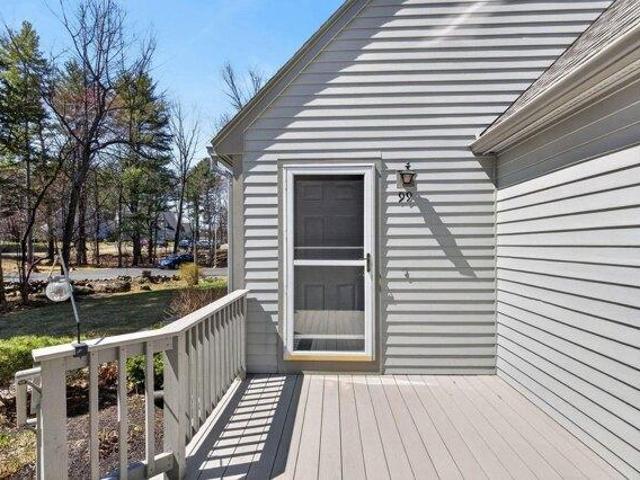 condo with 1 bedroom, Stratham NH ES103184677