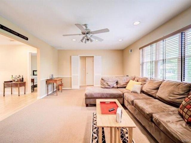 condo with 1 bedroom, Suffern NY ES103667369