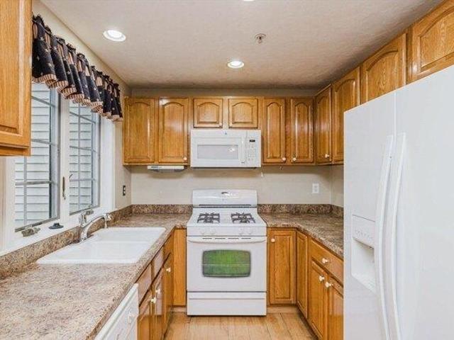 condo with 2 bedroom, Taunton MA DS104077268