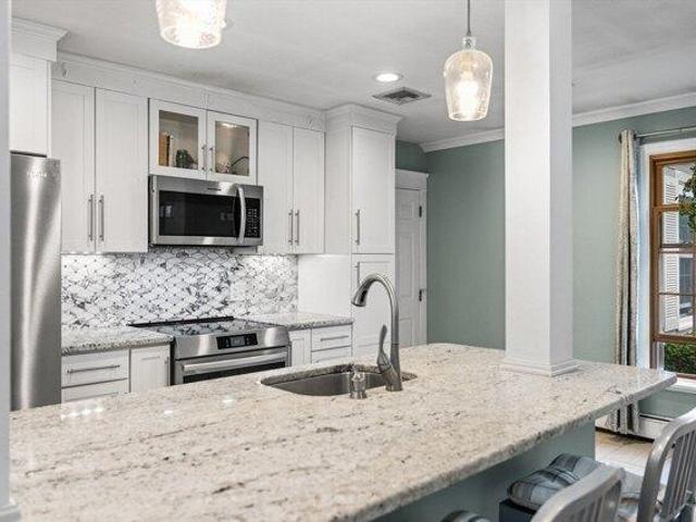 condo with 2 bedroom, Taunton MA ES104009416