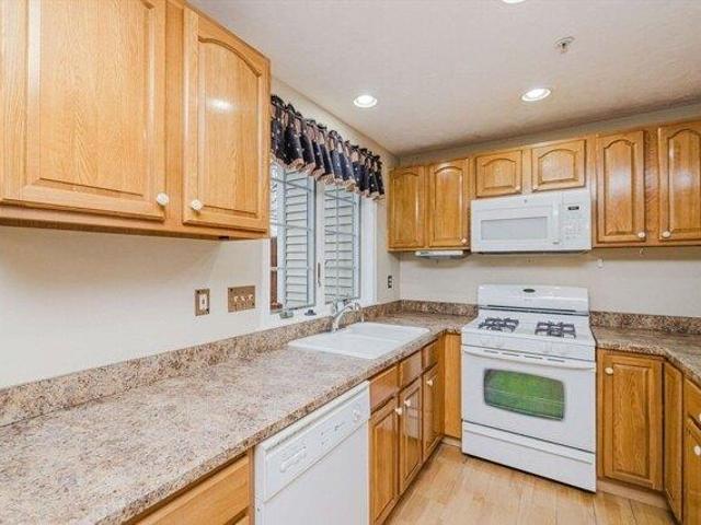 condo with 2 bedroom, Taunton MA ES104077268