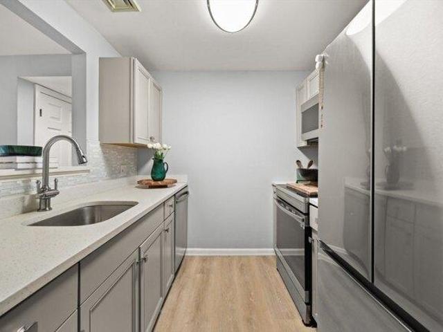 condo with 2 bedroom, Taunton MA ES104444753