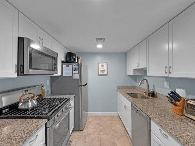 condo with 2 bedroom, Taunton MA ES104791757