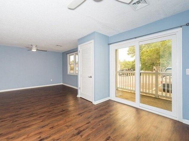 condo with 2 bedroom, Taunton MA ES104792112