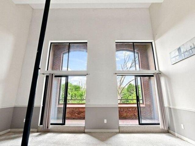 condo with 2 bedroom, Taunton MA ES105082149