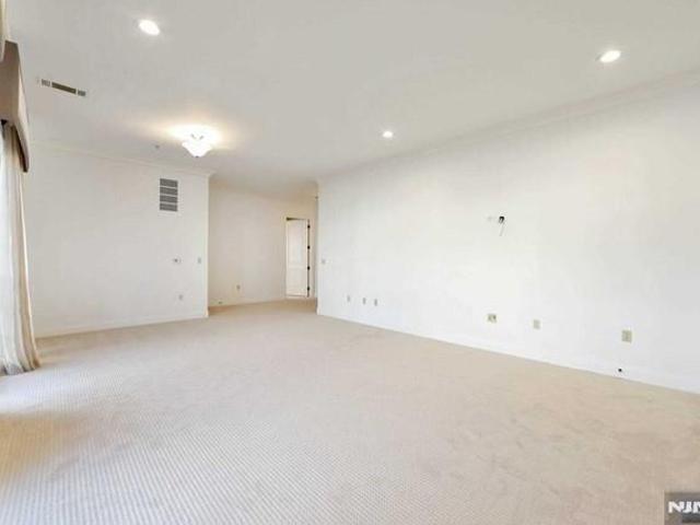 condo with 2 bedroom, Tenafly NJ DS104446137