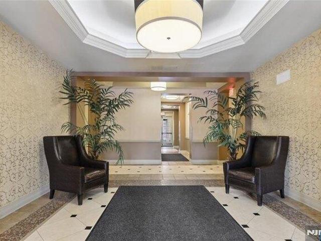 condo with 2 bedroom, Tenafly NJ ES104374624