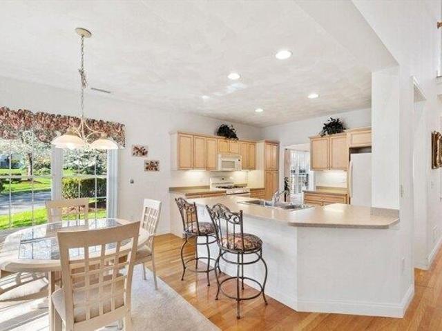 condo with 2 bedroom, Tewksbury MA DS102283537