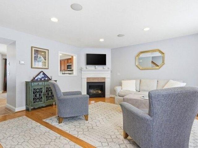 condo with 2 bedroom, Tewksbury MA DS102342427