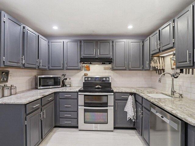 condo with 2 bedroom, Tewksbury MA ES103016643