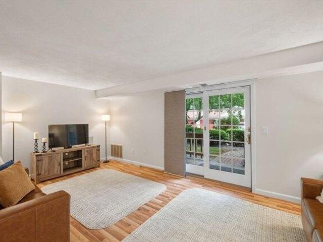 condo with 2 bedroom, Tewksbury MA ES104758717