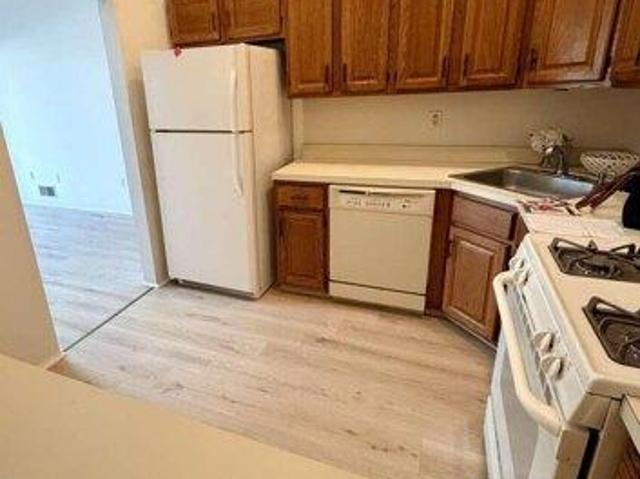 condo with 2 bedroom, Tinton Falls NJ DS102476764
