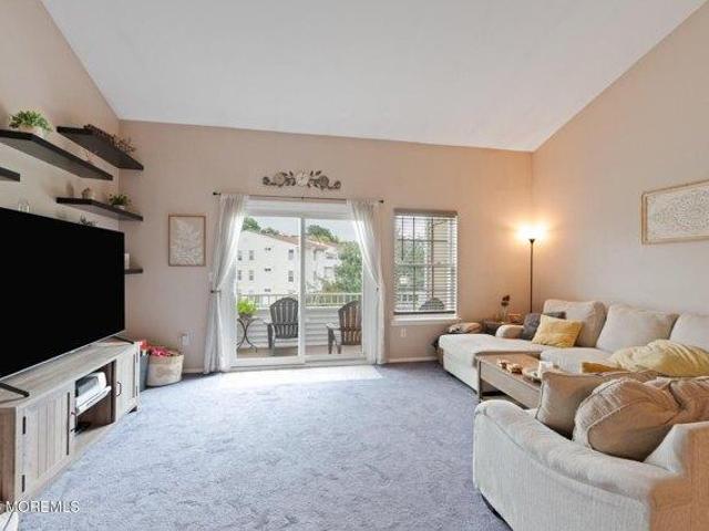 condo with 2 bedroom, Tinton Falls NJ ES105204112