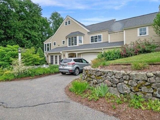 condo with 2 bedroom, Topsfield MA DS104481470