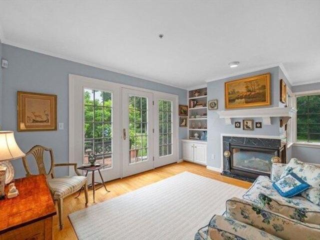 condo with 2 bedroom, Topsfield MA ES105092709