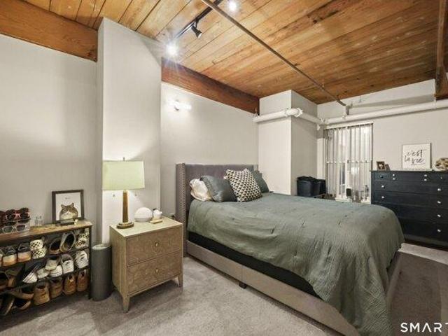 condo with 2 bedroom, Torrington CT ES104300008