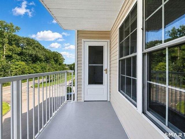 condo with 2 bedroom, Trumbull CT ES105127473