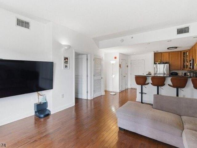 condo with 2 bedroom, Union City NJ DS103186418