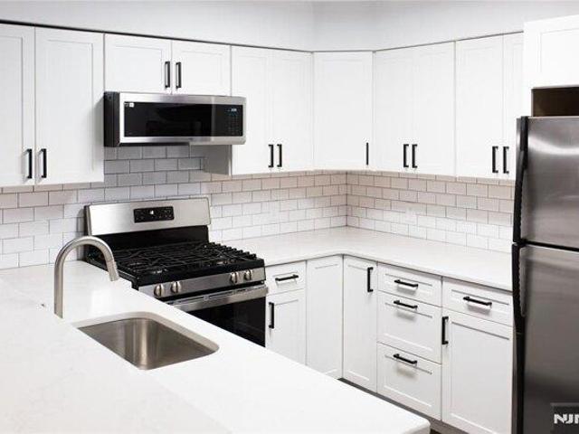 condo with 2 bedroom, Union NJ DS102314529