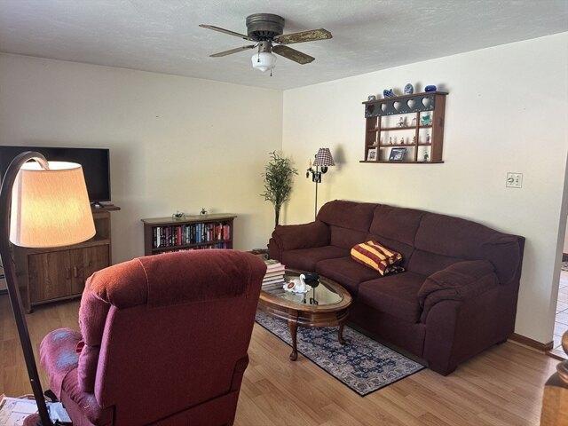 condo with 2 bedroom, Uxbridge MA DS103588392