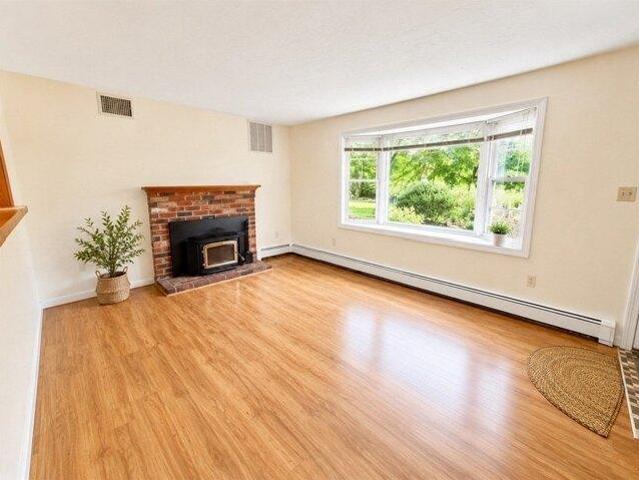 condo with 2 bedroom, Uxbridge MA ES103436091