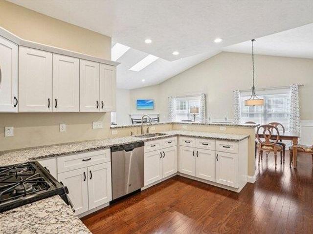 condo with 2 bedroom, Uxbridge MA ES103710171