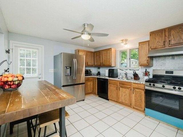condo with 2 bedroom, Uxbridge MA ES103808667