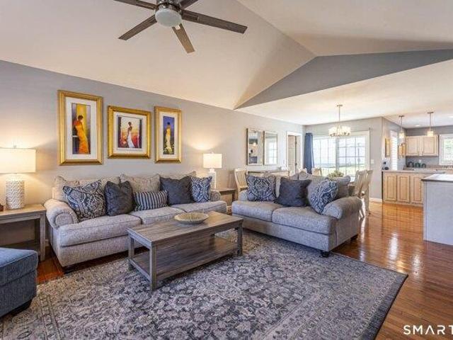condo with 2 bedroom, Vernon CT ES104920432