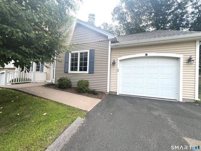 condo with 2 bedroom, Vernon CT ES105126182