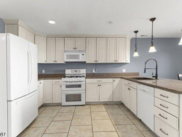 condo with 2 bedroom, Vernon NJ ES104851997