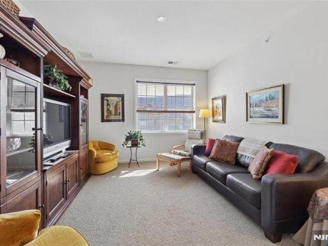 condo with 2 bedroom, Wanaque NJ ES104540136