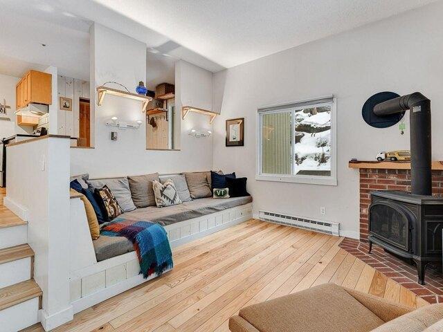 condo with 2 bedroom, Waitsfield VT ES105232581