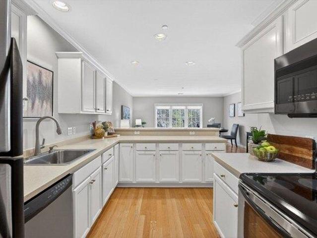 condo with 2 bedroom, Wakefield MA DLS102729168