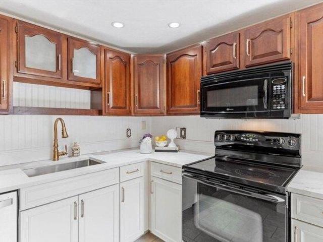 condo with 2 bedroom, Wakefield MA ES103124726