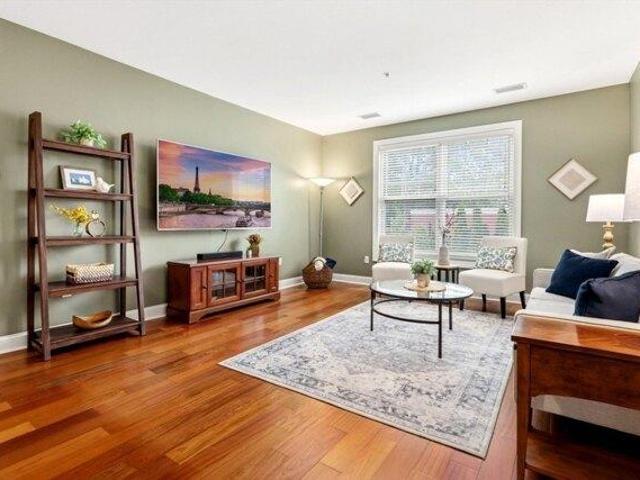 condo with 2 bedroom, Wakefield MA ES104408836