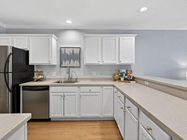condo with 2 bedroom, Wakefield MA ES104077933