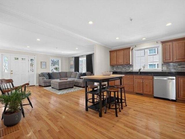condo with 2 bedroom, Waltham MA DS104077717