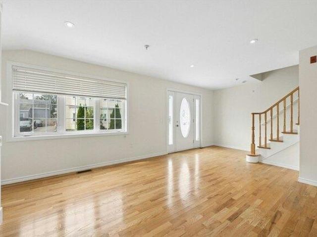 condo with 2 bedroom, Waltham MA ES105159584