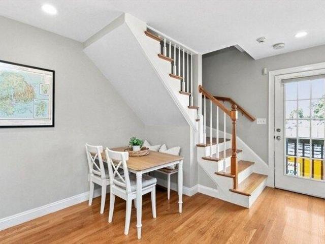 condo with 2 bedroom, Waltham MA ES105160152