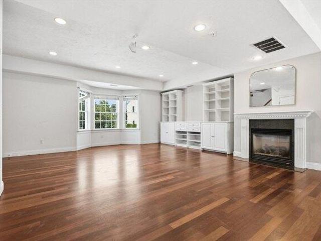 condo with 2 bedroom, Waltham MA ES105233348