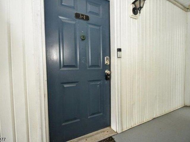 condo with 2 bedroom, Waldwick NJ ES104570466