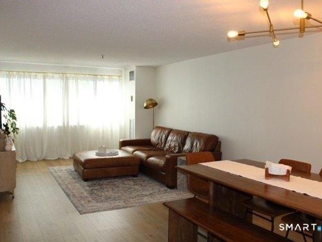 condo with 2 bedroom, Wallingford CT DLS102479116